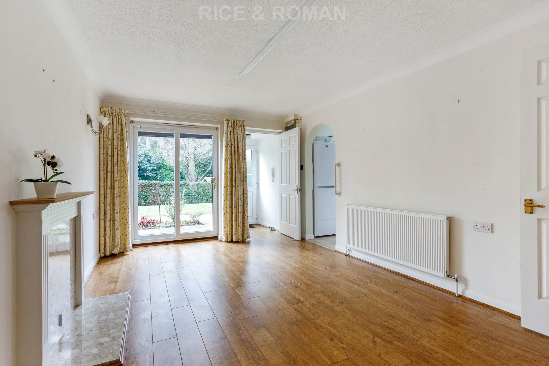 2 Bedroom Apartment, Copenhagen Walk – Crowthorne – Rice and Roman